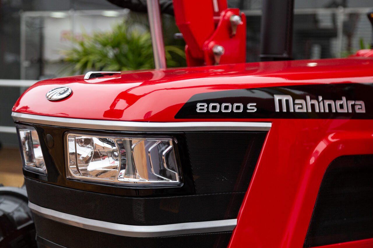 A Mahindra - MAHINDRA TRATORES